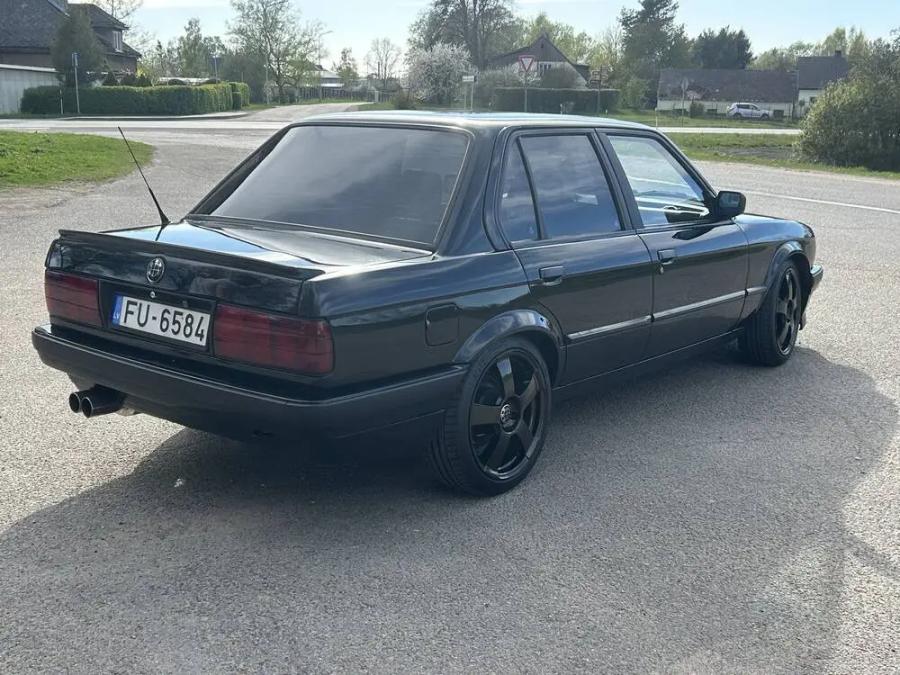 Черный БМВ 325 1988 в Гробиня, объемом двигателя 2.50 л и пробегом 270 тыс. км за 9900 €, фото 12 на AUTOMOTO.COM.LV