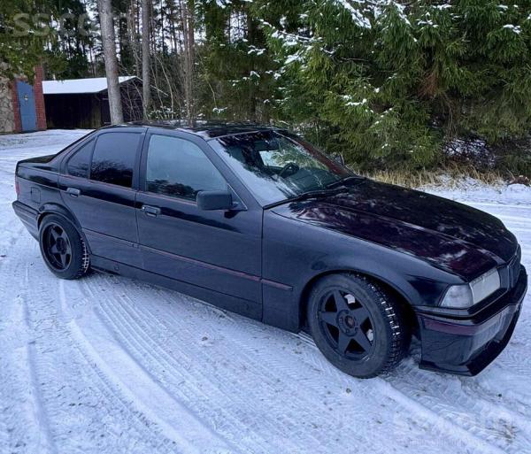 Black BMW 325 1992 in Valmiera, with an engine capacity of 2.50 L and mileage of 406 thousand km for 3649 €, photo 3 on AUTOMOTO.COM.LV