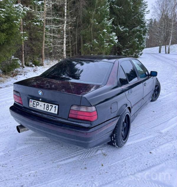 Black BMW 325 1992 in Valmiera, with an engine capacity of 2.50 L and mileage of 406 thousand km for 3649 €, photo 5 on AUTOMOTO.COM.LV
