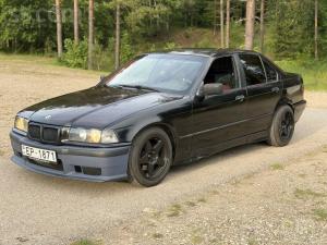 Melns BMW 325 1992 Madona, ar dzinēja tilpumu 2.50 L un nobraukumu 417 tūkst. km par 3150 €, foto  vietnē AUTOMOTO.COM.LV