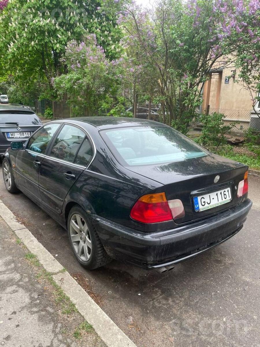 Black BMW 325 2001 in Riga, with an engine capacity of 2.50 L and mileage of 220 thousand km for 1500 €, photo 4 on AUTOMOTO.COM.LV