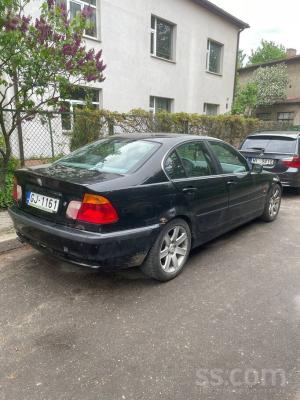 Black BMW 325 2001 in Riga, with an engine capacity of 2.50 L and mileage of 220 thousand km for 1500 €, photo 5 on AUTOMOTO.COM.LV