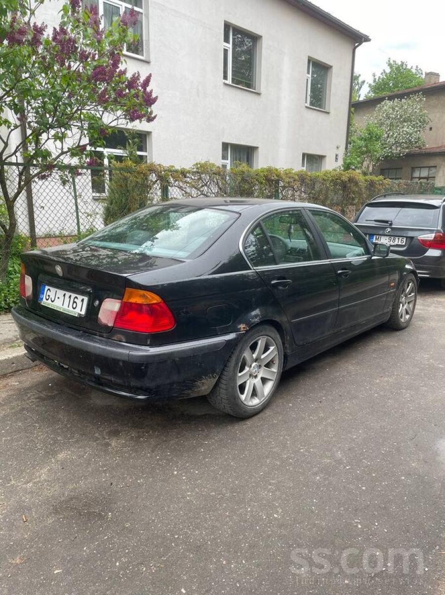 Black BMW 325 2001 in Riga, with an engine capacity of 2.50 L and mileage of 220 thousand km for 1500 €, photo 5 on AUTOMOTO.COM.LV