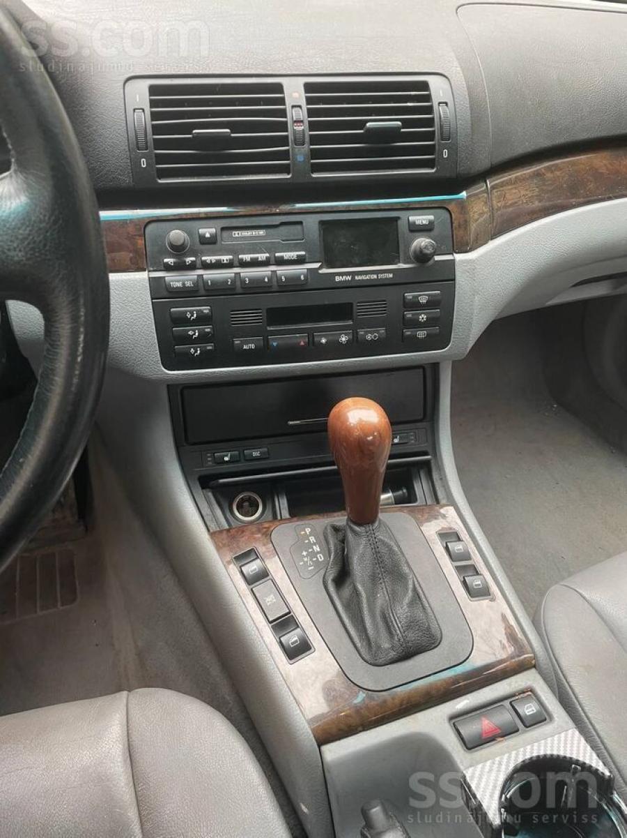 Black BMW 325 2001 in Riga, with an engine capacity of 2.50 L and mileage of 220 thousand km for 1500 €, photo 10 on AUTOMOTO.COM.LV