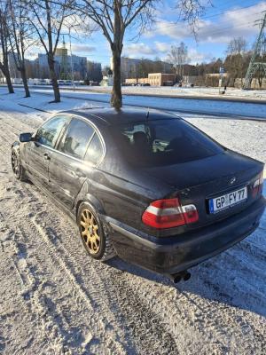 Melns BMW 325 2002 Rīga, ar dzinēja tilpumu 2.50 L un nobraukumu 288 tūkst. km par 2200 €, foto 3 vietnē AUTOMOTO.COM.LV