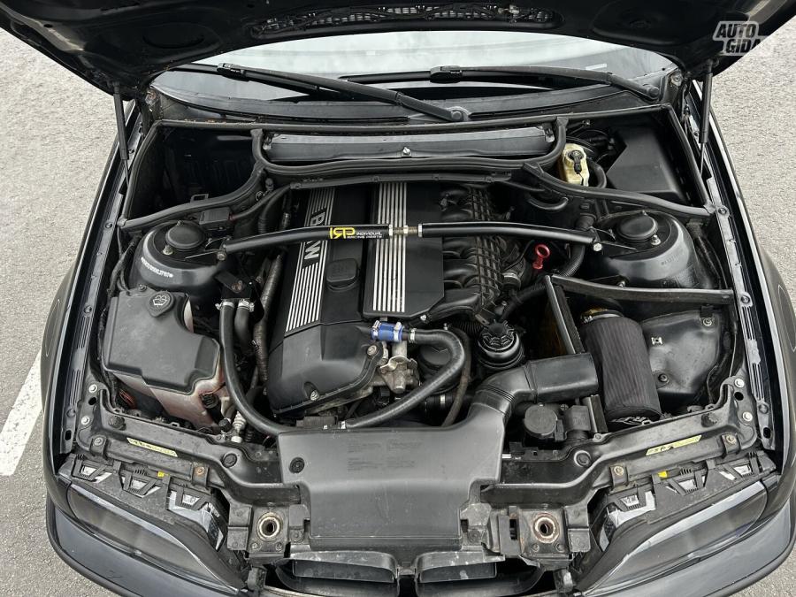 Black BMW 325 2002 in Kaunas, with an engine capacity of 2.50 L and mileage of 270 thousand km for 6700 €, photo 11 on AUTOMOTO.COM.LV