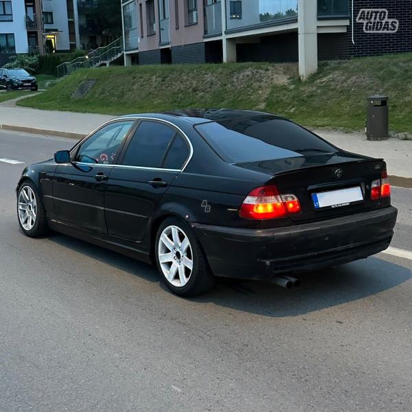 Melns BMW 325 2004 Viļņa, ar dzinēja tilpumu 2.50 L un nobraukumu 333 tūkst. km par 1750 €, foto 4 vietnē AUTOMOTO.COM.LV