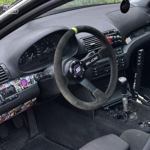 Black BMW 325 2004 in Vilnius, with an engine capacity of 2.50 L and mileage of 333 thousand km for 1750 €, photo 9 on AUTOMOTO.COM.LV