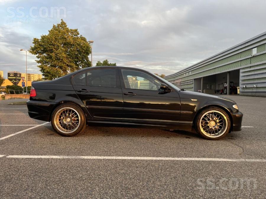 Black BMW 325 2004 in Riga, with an engine capacity of 3.00 L and mileage of 370 thousand km for 4300 €, photo 5 on AUTOMOTO.COM.LV