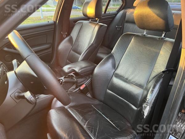 Черный БМВ 325 2004 в Рига, объемом двигателя 3.00 л и пробегом 370 тыс. км за 4300 €, фото 9 на AUTOMOTO.COM.LV