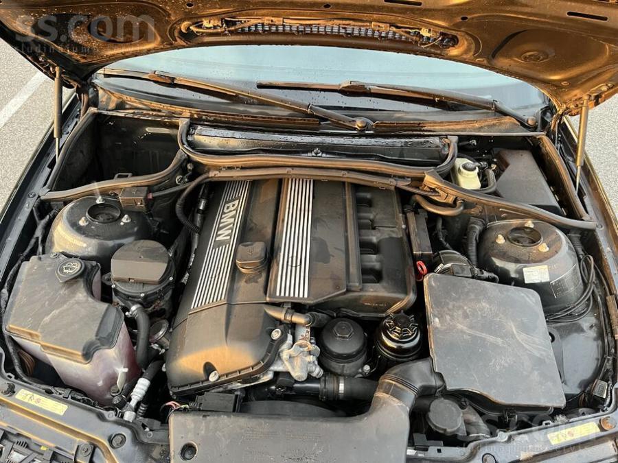 Black BMW 325 2004 in Riga, with an engine capacity of 3.00 L and mileage of 370 thousand km for 4300 €, photo 11 on AUTOMOTO.COM.LV