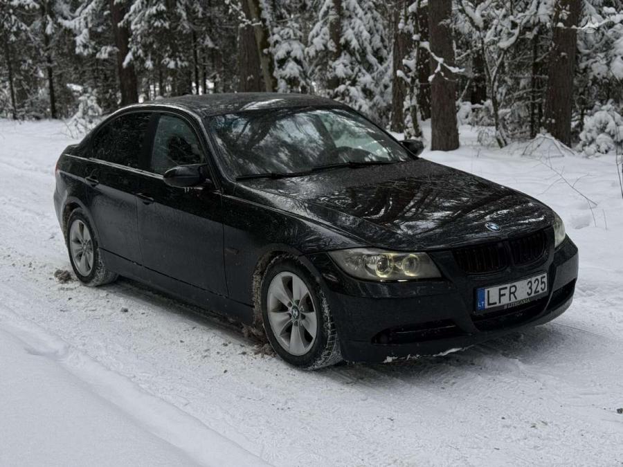 Melns BMW 325 2006 Kauņa, ar dzinēja tilpumu 3.00 L un nobraukumu 321 tūkst. km par 3550 €, foto 2 vietnē AUTOMOTO.COM.LV