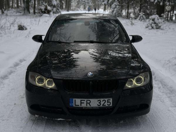 Black BMW 325 2006 in Kaunas, with an engine capacity of 3.00 L and mileage of 321 thousand km for 3550 €, photo 3 on AUTOMOTO.COM.LV