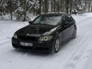 Melns BMW 325 2006 Kauņa, ar dzinēja tilpumu 3.00 L un nobraukumu 321 tūkst. km par 3550 €, foto 4 vietnē AUTOMOTO.COM.LV