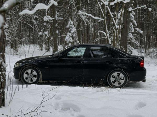 Black BMW 325 2006 in Kaunas, with an engine capacity of 3.00 L and mileage of 321 thousand km for 3550 €, photo 5 on AUTOMOTO.COM.LV