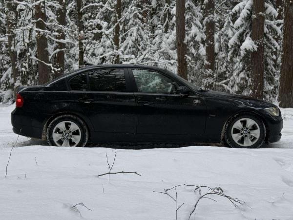 Black BMW 325 2006 in Kaunas, with an engine capacity of 3.00 L and mileage of 321 thousand km for 3550 €, photo 9 on AUTOMOTO.COM.LV
