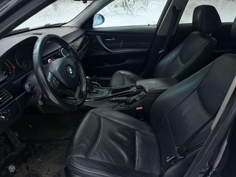 Melns BMW 325 2006 Kauņa, ar dzinēja tilpumu 3.00 L un nobraukumu 321 tūkst. km par 3550 €, foto 11 vietnē AUTOMOTO.COM.LV