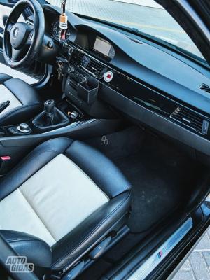 Black BMW 325 2006 in Silute, with an engine capacity of 2.50 L and mileage of 379 thousand km for 4500 €, photo 10 on AUTOMOTO.COM.LV