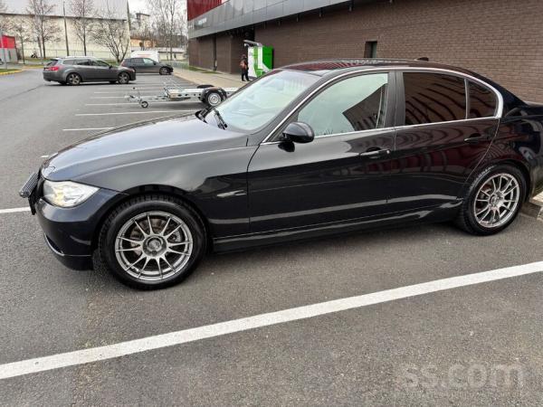Melns BMW 325 2006 Rīga, ar dzinēja tilpumu 2.50 L un nobraukumu 271 tūkst. km par 5050 €, foto 4 vietnē AUTOMOTO.COM.LV