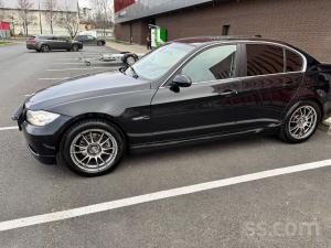 Black BMW 325 2006 in Riga, with an engine capacity of 2.50 L and mileage of 271 thousand km for 5050 €, photo 5 on AUTOMOTO.COM.LV