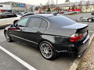 Black BMW 325 2006 in Riga, with an engine capacity of 2.50 L and mileage of 271 thousand km for 5050 €, photo 6 on AUTOMOTO.COM.LV