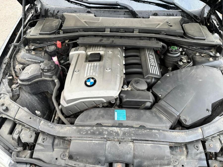Black BMW 325 2006 in Riga, with an engine capacity of 2.50 L and mileage of 271 thousand km for 5050 €, photo 10 on AUTOMOTO.COM.LV