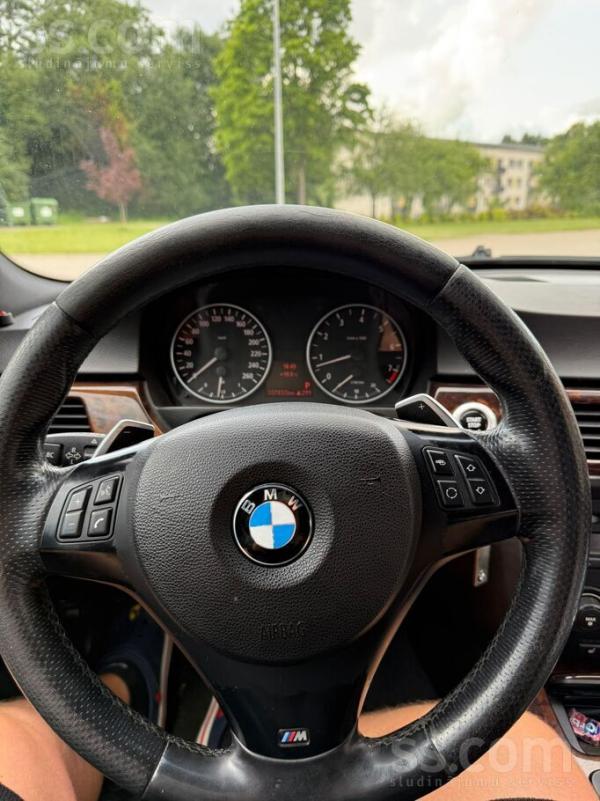 Melns BMW 325 2006 Ventspils, ar dzinēja tilpumu 2.50 L un nobraukumu 338 tūkst. km par 5900 €, foto 5 vietnē AUTOMOTO.COM.LV