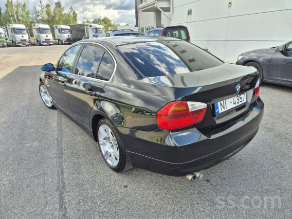 Черный БМВ 325 2006 в Рига, объемом двигателя 2.50 л и пробегом 299 тыс. км за 4500 €, фото 3 на AUTOMOTO.COM.LV