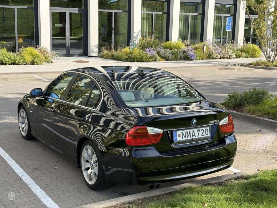 Черный БМВ 325 2006 в Вильнюс, объемом двигателя 2.50 л и пробегом 294 тыс. км за 3900 €, фото 10 на AUTOMOTO.COM.LV