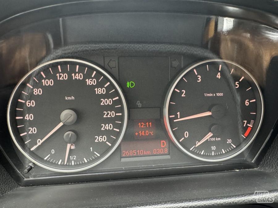 Melns BMW 325 2006 Viļņa, ar dzinēja tilpumu 2.50 L un nobraukumu 269 tūkst. km par 3800 €, foto 18 vietnē AUTOMOTO.COM.LV