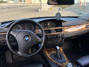 Melns BMW 325 2006 Viļņa, ar dzinēja tilpumu 2.50 L un nobraukumu 269 tūkst. km par 3800 €, foto 19 vietnē AUTOMOTO.COM.LV