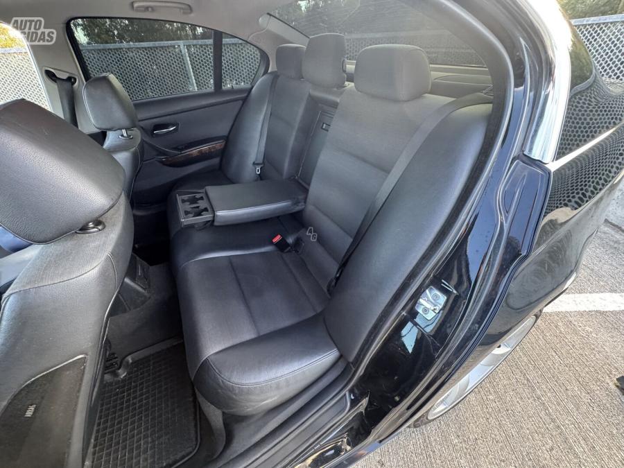Melns BMW 325 2006 Viļņa, ar dzinēja tilpumu 2.50 L un nobraukumu 269 tūkst. km par 3800 €, foto 23 vietnē AUTOMOTO.COM.LV