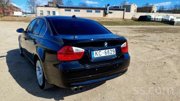 Black BMW 325 2007 in Rezekne, with an engine capacity of 2.50 L and mileage of 314 thousand km for 2990 €, photo 5 on AUTOMOTO.COM.LV