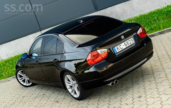 Black BMW 325 2007 in Riga, with an engine capacity of 3.00 L and mileage of 317 thousand km for 5200 €, photo 5 on AUTOMOTO.COM.LV