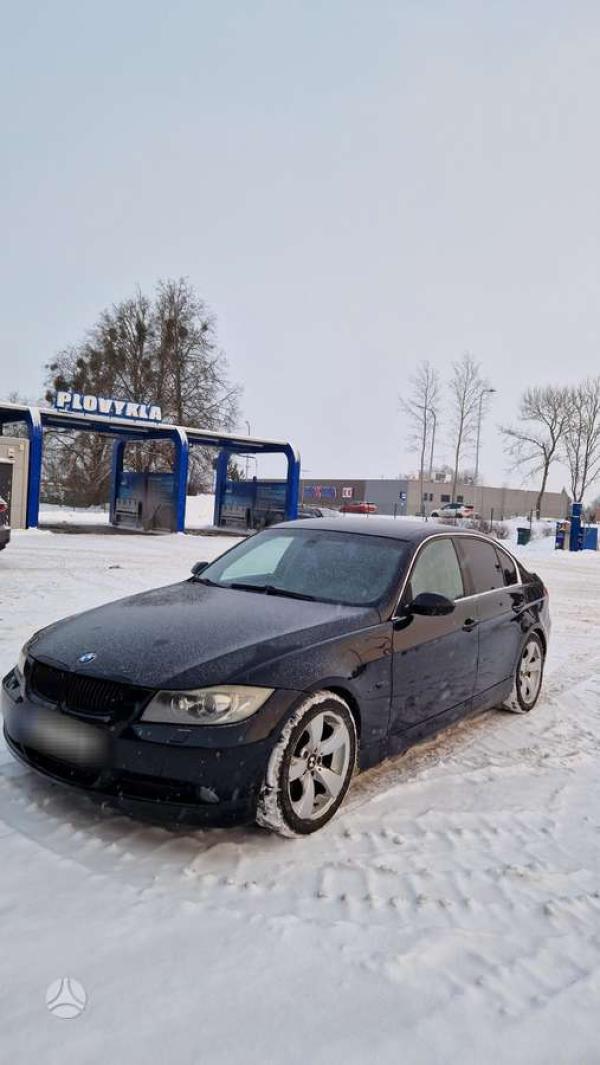 Black BMW 325 2007 in Kaunas, with an engine capacity of 2.99 L and mileage of 240 thousand km for 3950 €, photo 6 on AUTOMOTO.COM.LV