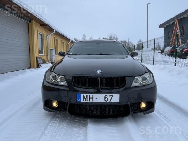 Black BMW 325 2007 in Valmiera, with an engine capacity of 3.00 L and mileage of 366 thousand km for 7150 €, photo 7 on AUTOMOTO.COM.LV