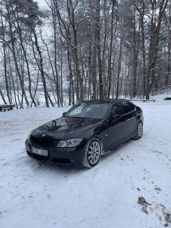 Black BMW 325 2007 in Utena, with an engine capacity of 2.99 L and mileage of 332 thousand km for 4250 €, photo 1 on AUTOMOTO.COM.LV
