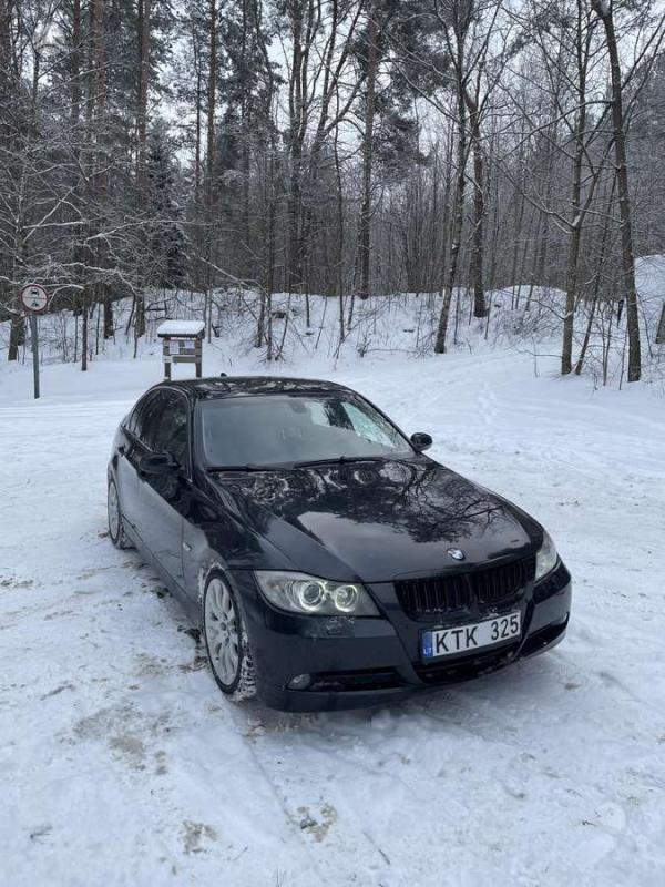 Black BMW 325 2007 in Utena, with an engine capacity of 2.99 L and mileage of 332 thousand km for 4250 €, photo 2 on AUTOMOTO.COM.LV
