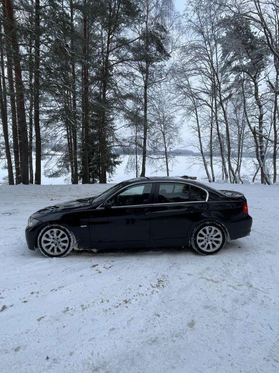 Melns BMW 325 2007 Utena, ar dzinēja tilpumu 2.99 L un nobraukumu 332 tūkst. km par 4250 €, foto 3 vietnē AUTOMOTO.COM.LV
