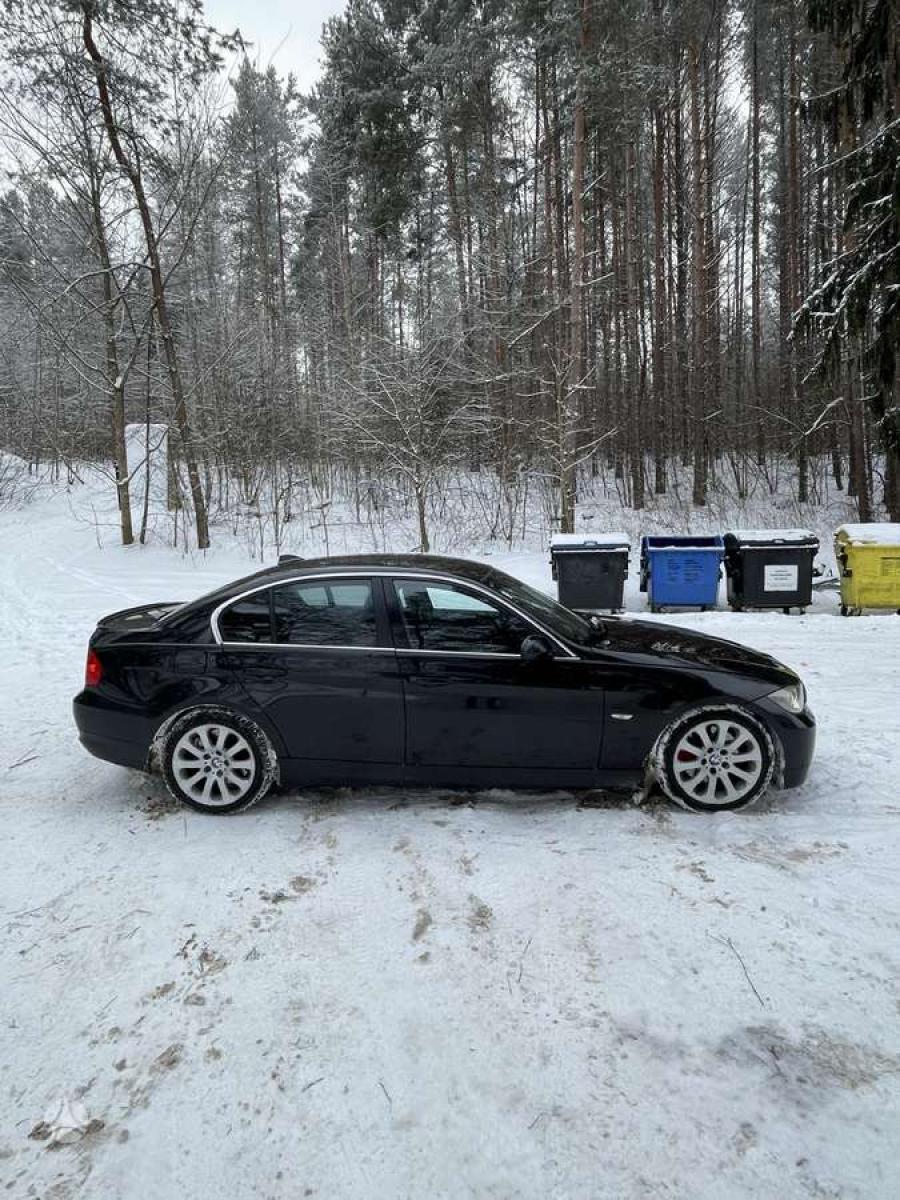 Melns BMW 325 2007 Utena, ar dzinēja tilpumu 2.99 L un nobraukumu 332 tūkst. km par 4250 €, foto 7 vietnē AUTOMOTO.COM.LV