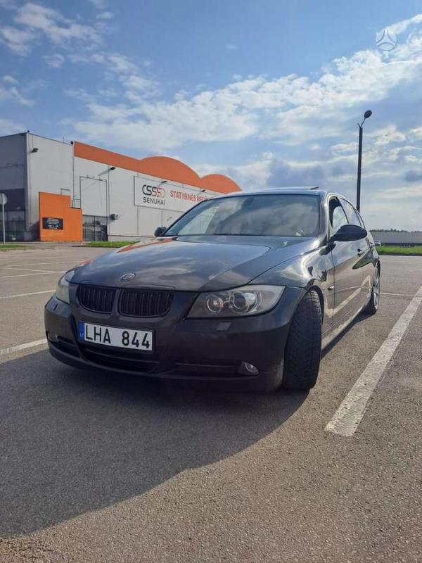 Melns BMW 325 2007 Šauļi, ar dzinēja tilpumu 3.00 L un nobraukumu 480 tūkst. km par 2400 €, foto 1 vietnē AUTOMOTO.COM.LV