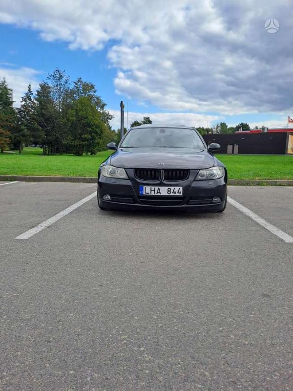 Melns BMW 325 2007 Šauļi, ar dzinēja tilpumu 3.00 L un nobraukumu 480 tūkst. km par 2400 €, foto 9 vietnē AUTOMOTO.COM.LV