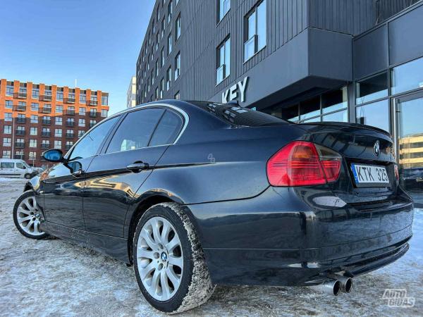 Black BMW 325 2007 in Vilnius, with an engine capacity of 3.00 L and mileage of 331 thousand km for 4250 €, photo 2 on AUTOMOTO.COM.LV