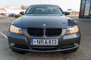 Black BMW 325 2007 in Kaunas, with an engine capacity of 3.00 L and mileage of 355 thousand km for 4750 €, photo 10 on AUTOMOTO.COM.LV