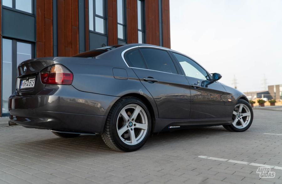 Melns BMW 325 2007 Kauņa, ar dzinēja tilpumu 3.00 L un nobraukumu 355 tūkst. km par 4750 €, foto 28 vietnē AUTOMOTO.COM.LV