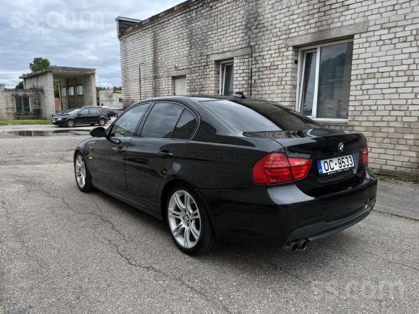 Черный БМВ 325 2007 в Валмиера, объемом двигателя 3.00 л и пробегом 372 тыс. км за 5995 €, фото 4 на AUTOMOTO.COM.LV