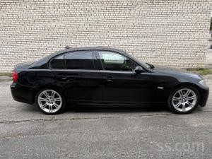 Melns BMW 325 2007 Valmiera, ar dzinēja tilpumu 3.00 L un nobraukumu 372 tūkst. km par 5995 €, foto 8 vietnē AUTOMOTO.COM.LV