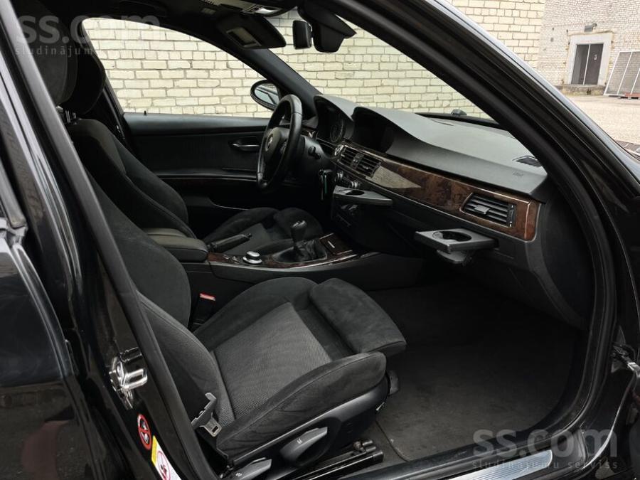Melns BMW 325 2007 Valmiera, ar dzinēja tilpumu 3.00 L un nobraukumu 372 tūkst. km par 5995 €, foto 12 vietnē AUTOMOTO.COM.LV