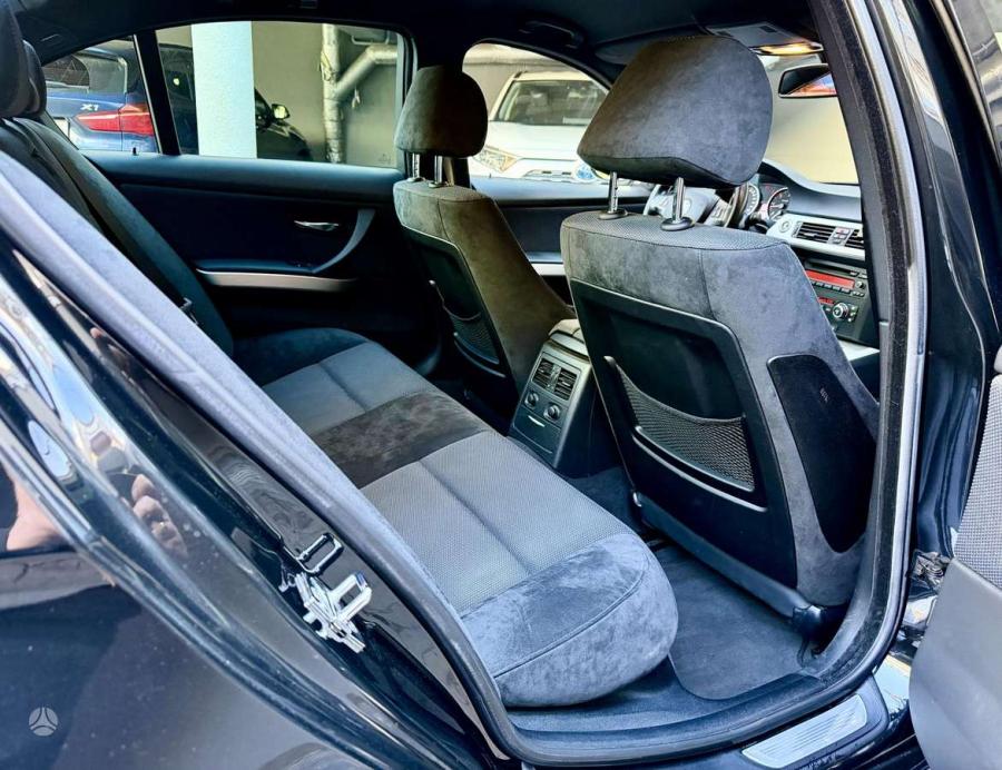 Melns BMW 325 2007 Kauņa, ar dzinēja tilpumu 0.00 L un nobraukumu 416 tūkst. km par 4650 €, foto 10 vietnē AUTOMOTO.COM.LV
