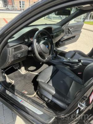 Black BMW 325 2007 in Riga, with an engine capacity of 3.00 L and mileage of 340 thousand km for 4700 €, photo 8 on AUTOMOTO.COM.LV